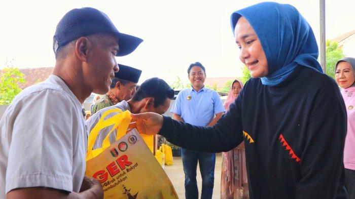 Ketua TP PKK Lampung Riana Sari Arinal Beri Bantuan Lewat Program SIGER ...