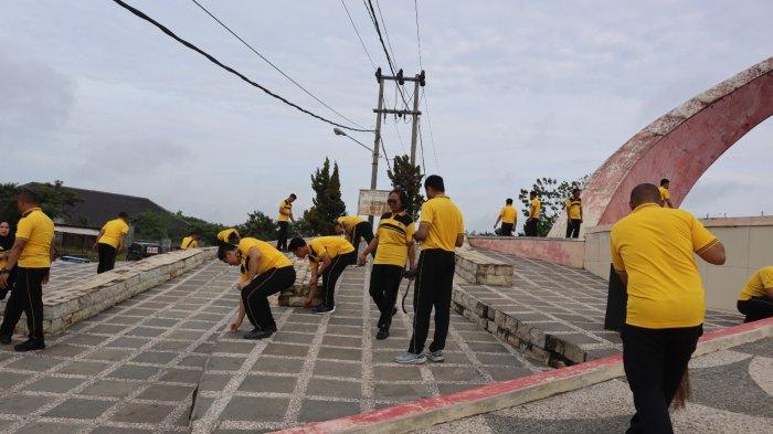 Polres Way Kanan Polda Lampung Peduli Lingkungan, Ikut Merawat ...