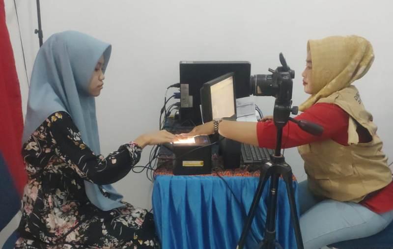 Masyarakat Pringsewu Lampung Manfaatkan Layanan Perekaman KTP saat Hari ...