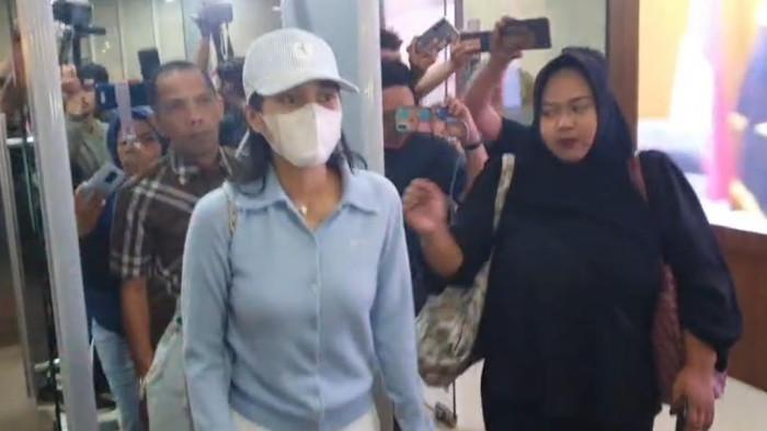 Difitnah Selingkuh, Azizah Salsha Laporkan Akun TikTok ke Polisi - Tribunlampung.co.id