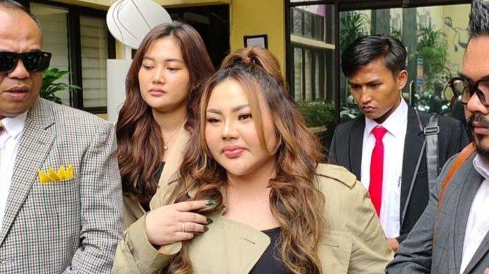 Lisa Mariana Heran Dilaporkan Terkait Video Asusila dengan Pria Bertato - Tribunlampung.co.id
