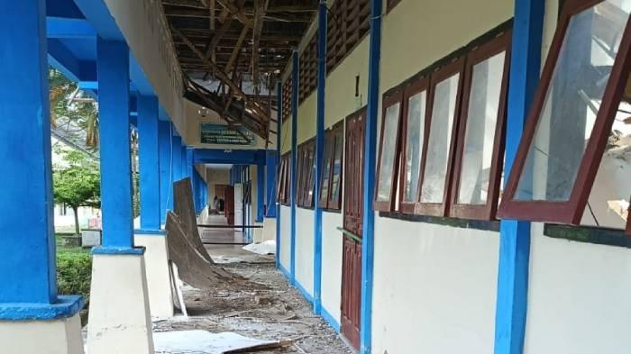 Dua Atap Sekolah di NTB Ambruk Kurang dari Sebulan, Kondisi Bangunan ...