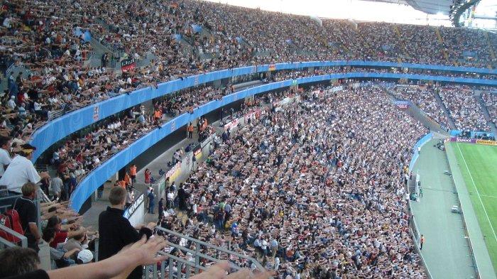 Mengenal Tradisi Mexican Wave di Stadion Sepak Bola - Halaman 2 ...
