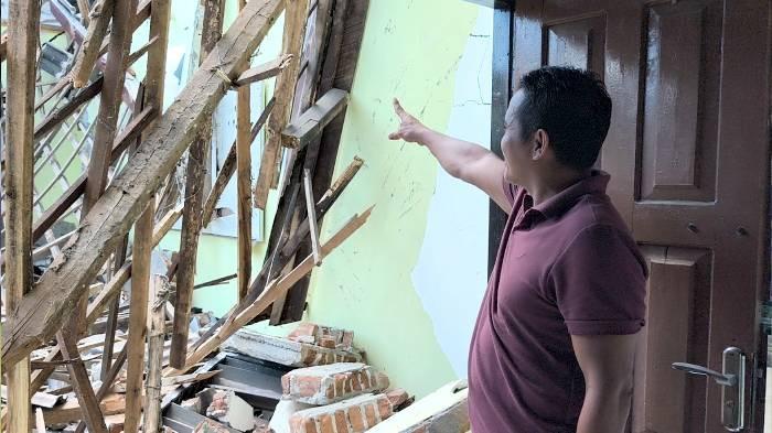Dua Atap Sekolah di NTB Ambruk Kurang dari Sebulan, Kondisi Bangunan ...