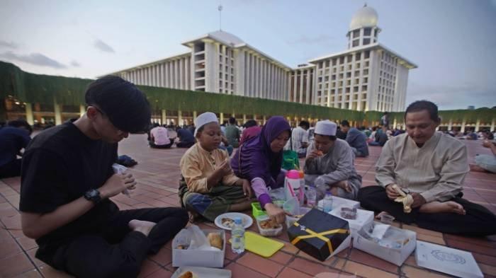 Rajab 1447 Hijriah Mulai 21 Desember 2025, Ustaz Khalid Basalamah ...