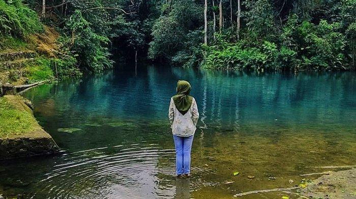 Wisata Danau Biru di Lombok Tengah: 'Hidden Gem' di Pedalaman Taman Hutan Raya Nuraksa ...