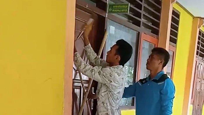 Viral Video Guru dan Staf SMPN 2 Monta Segel Ruangan Kepsek Buntut ...