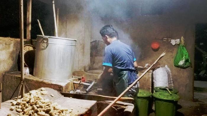 Harga Kedelai Melonjak, Perajin Tahu Lombok Timur Pilih Kurangi ...