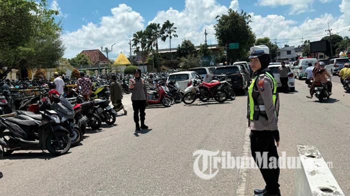 Madura Terpopuler: Polwan Sumenep Siaga hingga Pelantikan Direktur Baru ...
