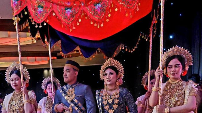 Resepsi Putra-Putri A Muin Fahmal–Malik Faisal Bertabur Profesor ...