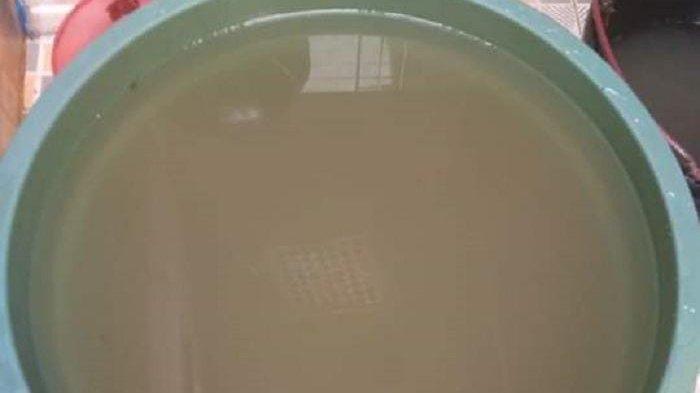 Pelanggan PDAM Sinjai Utara Keluhkan Air Keruh, Warga: Seperti Kopi Susu - Tribun-timur.com