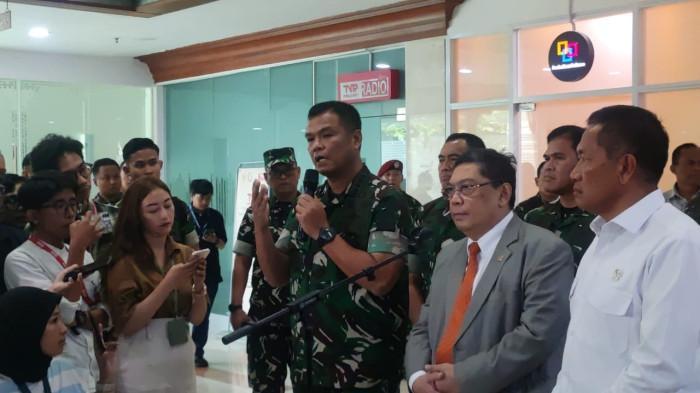 Apa Itu Darurat Militer? Wakil Panglima Pastikan TNI Taat Konstitusi ...