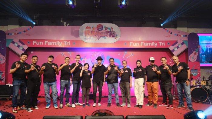 1.500 Retailer Bareng Keluarga Meriahkan FUNtasTRI di Makassar - Tribun ...
