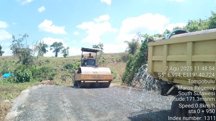 Maros Gelontorkan Rp 46,3 Miliar Perbaiki 15,32 Kilometer Jalan Tahun Ini - Tribun-timur.com