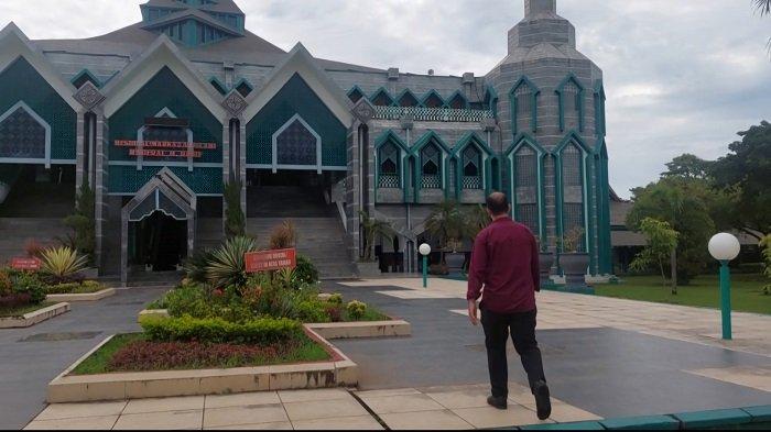 Kuliner Ramadan di Masjid Al-Markaz Makassar, 380 UMKM Siap Sajikan ...