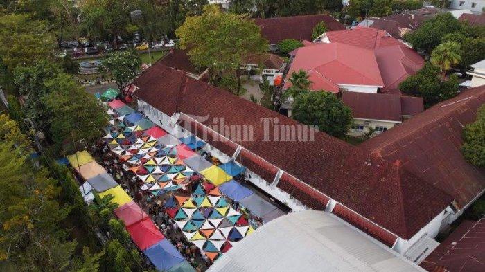 Foto Drone: Indahnya Stand Pasar Ramadan di Halaman Gedung Mulo ...