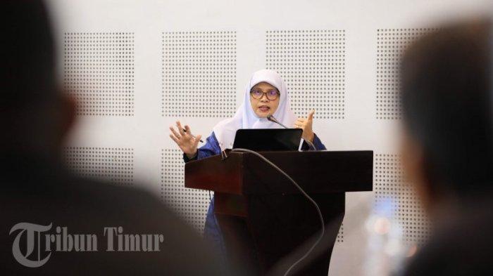 Fadiah Machmud Raih Gelar Doktor Dengan Predikat Cumlaude - Tribun-timur.com