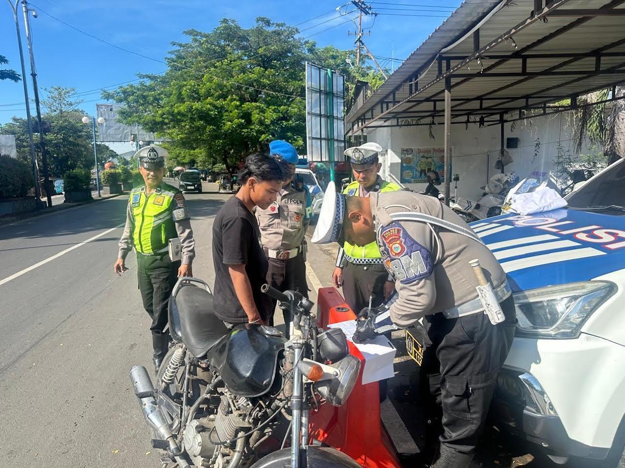Baru Empat Hari, 148 Pengendara di Maros Kena Tilang Selama Operasi Patuh Pallawa di Maros ...