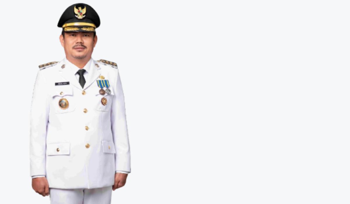 Sosok Abd Azis Bupati Kolaka Timur Ditangkap KPK: Kader Partai Nasdem dan Mantan Polisi - Tribun ...