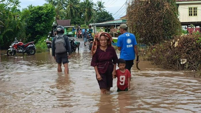 Cuaca Sulsel Hari Ini: Hujan Masih Mengintai saat Maros Dikepung Banjir ...