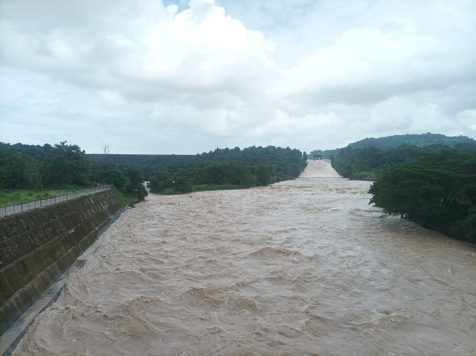 Aliran Air Bendungan Bili-bili Gowa Masih Deras, Status Waspada Terus ...