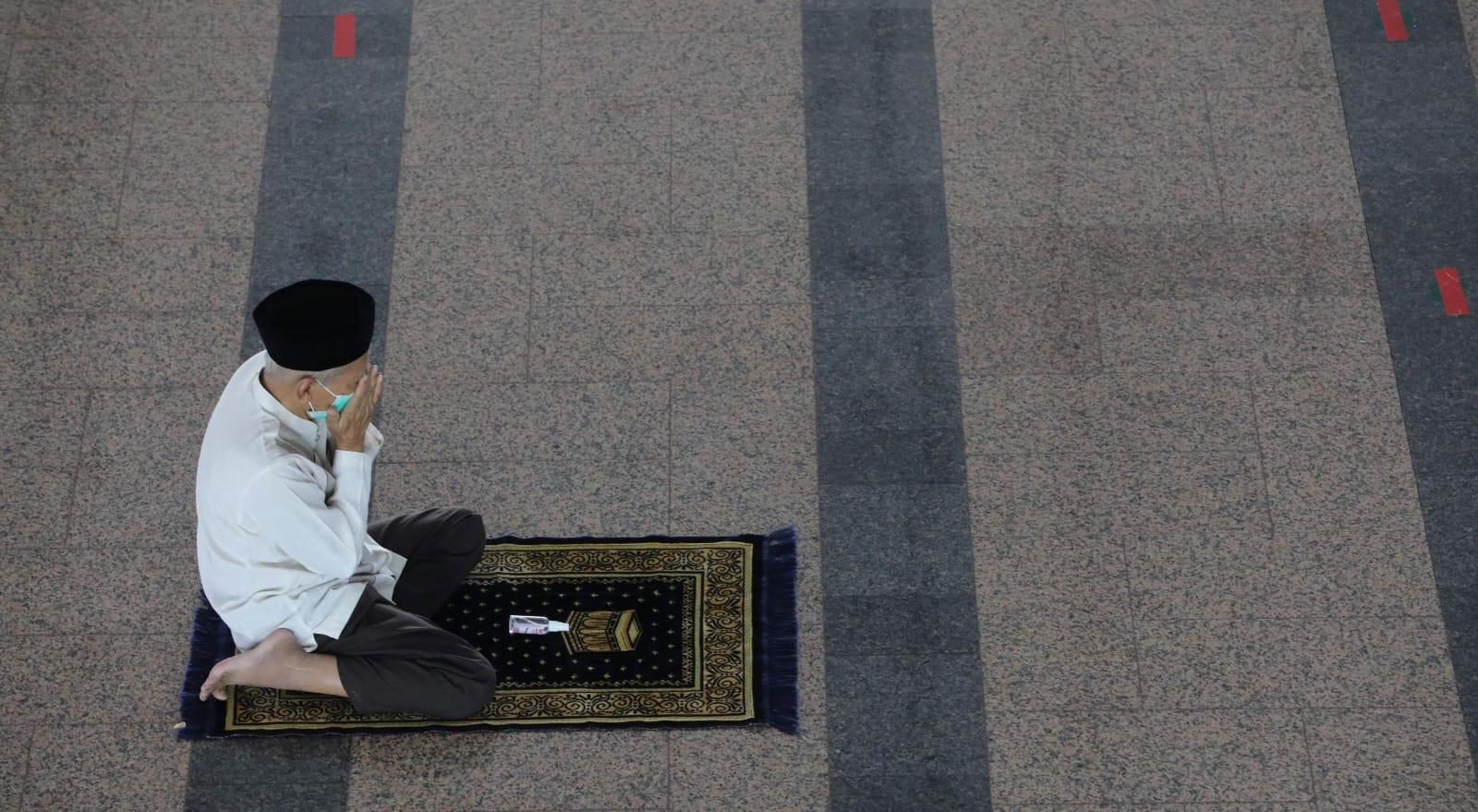 Sholat Tahajud Sampai Jam Berapa? Ini Waktu Afdol Sholat Malam Menurut ...