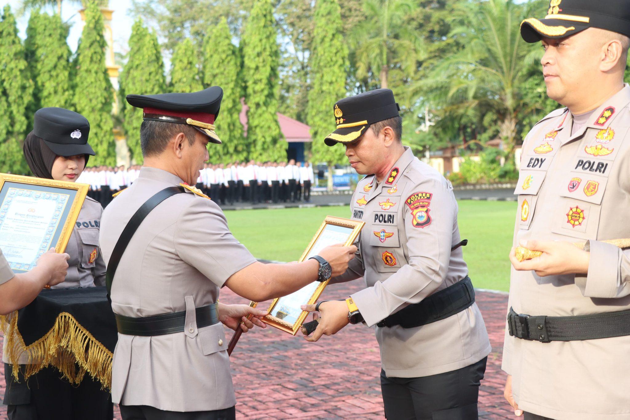 AKBP Edy Sabhara Putra Jusuf Manggabarani Dianugerahi Penghargaan Usai Bongkar Pembunuhan ...