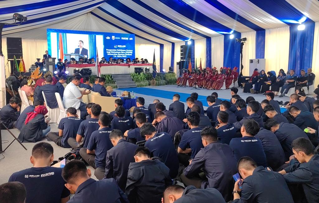 Ribuan Maba Unibos ikuti PKKMB 2024 dengan Tema Building Better ...