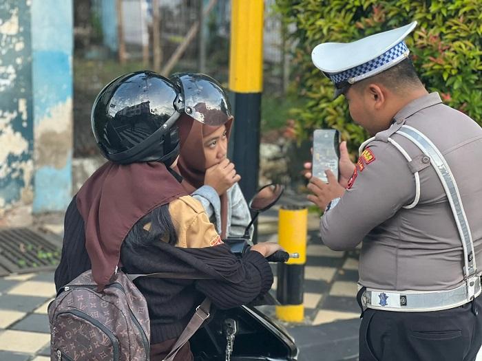 65 Kendaraan Terjaring Razia di Bone, Pelanggaran Didominasi Pengendara Tak Pakai Helm - Tribun ...