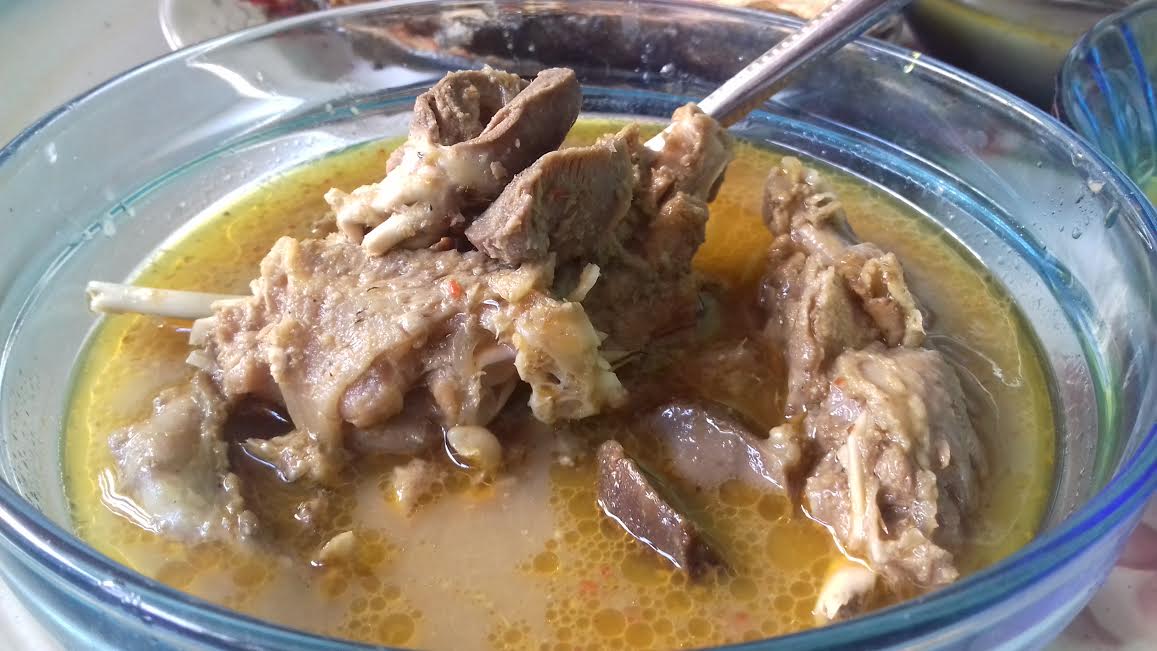 Nikmatnya Kari Bebek Manila, Menu Khas Tondongkura Pangkep Saat Idul ...