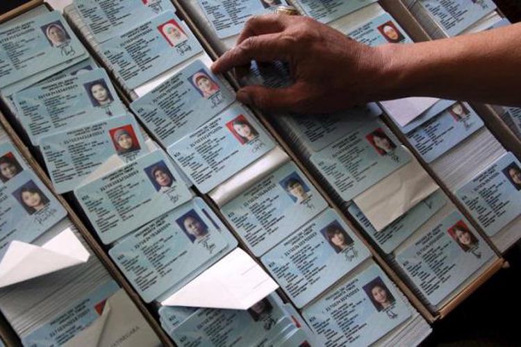Menuai Kontroversi, Penerbitan e-KTP untuk WNA Dihentikan Sementara ...
