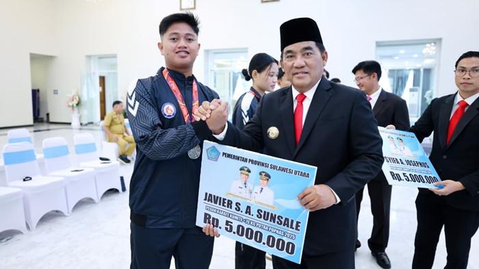 Gubernur YSK Serahkan Bonus Atlet Berprestasi Sulut, Peraih Medali SEA ...