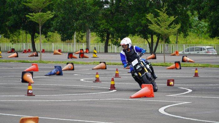 Instruktur Safety Riding Honda Indonesia Siap Cetak Prestasi di ...
