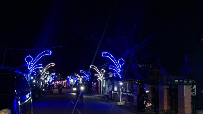 Menjelang Idul Fitri, Kelurahan Tidore Sangihe Dipenuhi Hiasan Lampu ...