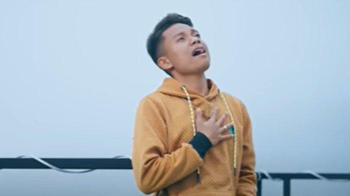 Lirik Lagu Remehan Orang Tuamu - Arief Putra 'Ku Ucapkan Terima Kasih Dengan Setulus Hati Ini ...