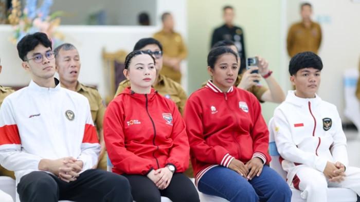 Gubernur YSK Serahkan Bonus Atlet Berprestasi Sulut, Peraih Medali SEA ...