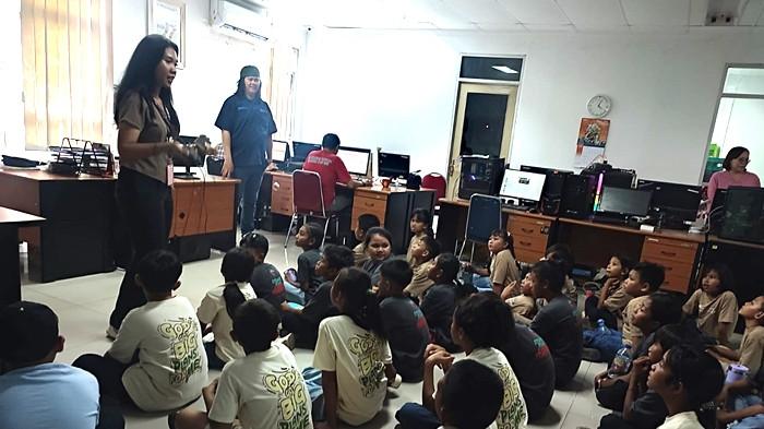 Siswa SD Wonder School Manado Kunjungi Tribun Manado, Belajar Jurnalis ...