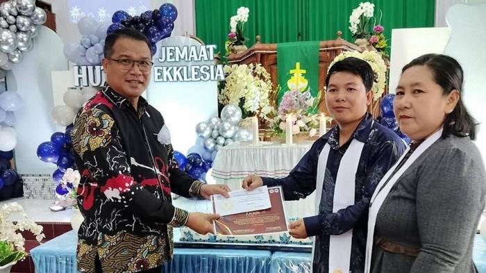 Pemkab Mitra Ikut Peringati HUT 113 Jemaat GMIM Eklesia Basaan, Sekda ...