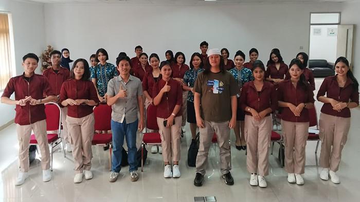 Foto Kunjungan Sulawesi Flight Manado ke Kantor Tribun Manado - Halaman ...