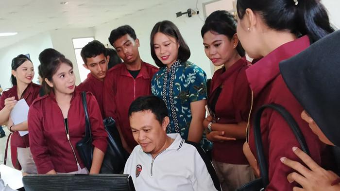 Foto Kunjungan Sulawesi Flight Manado ke Kantor Tribun Manado ...
