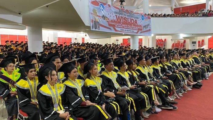 1.203 Wisudawan Unsrat Manado Sulawesi Utara Dikukuhkan, Ini Pesan ...