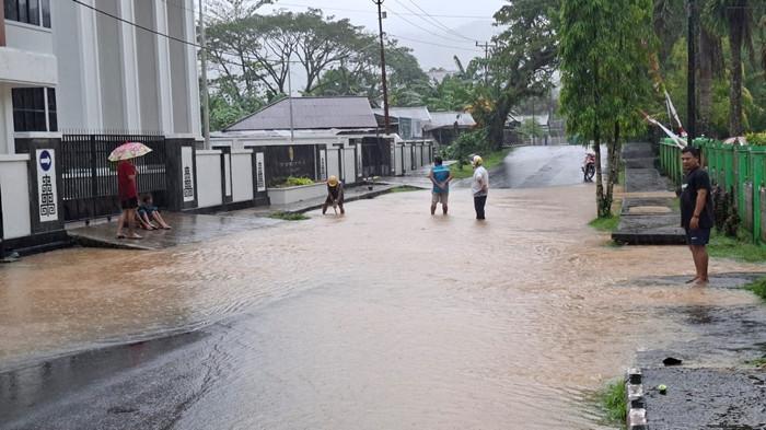 Sehari 3 Bencana Alam Terjadi di Sangihe Sulut: Banjir, Pohon Tumbang ...