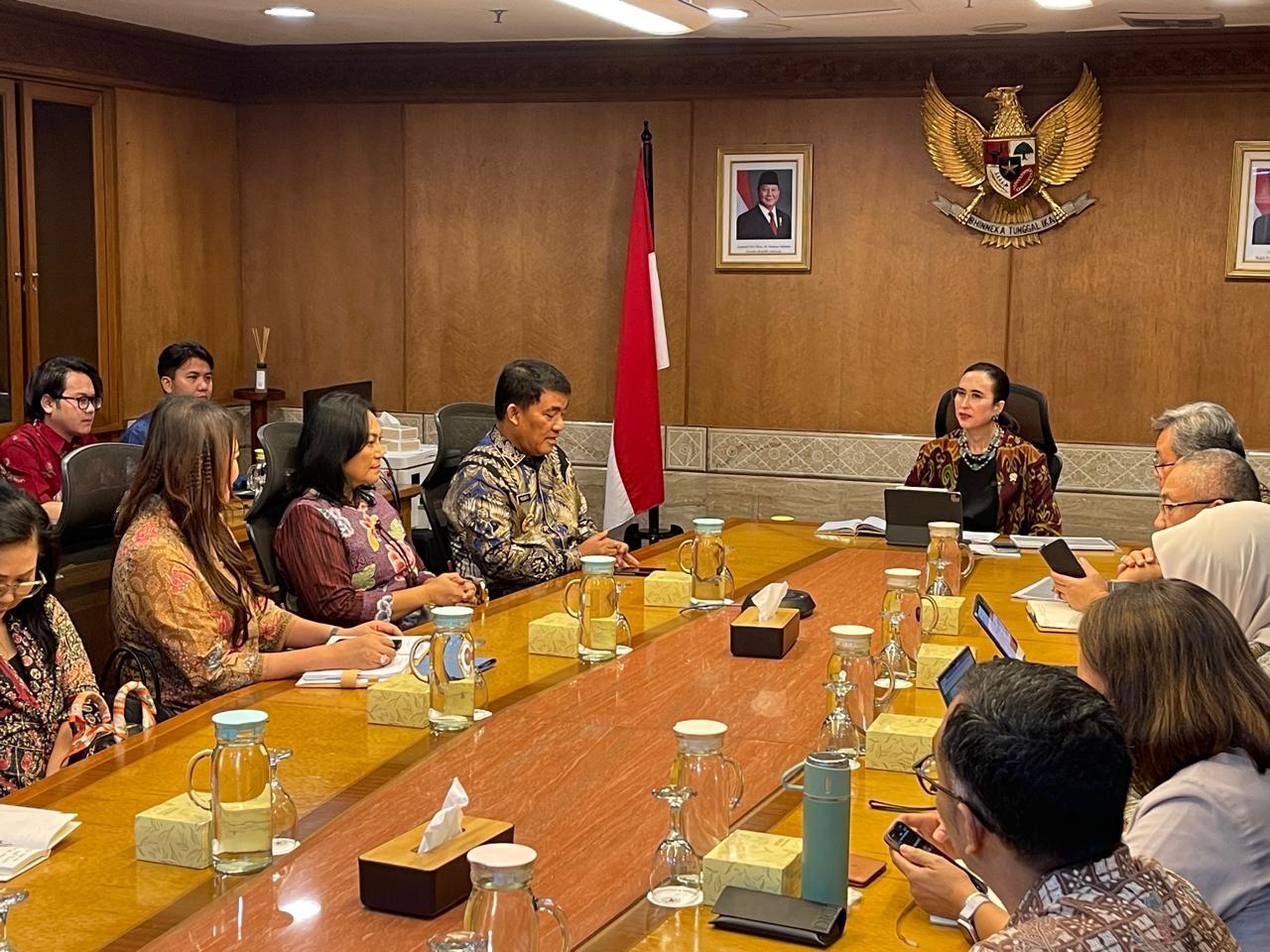 Gubernur Yulius Selvanus Tindaklanjuti Perintah Presiden: Bangun ...