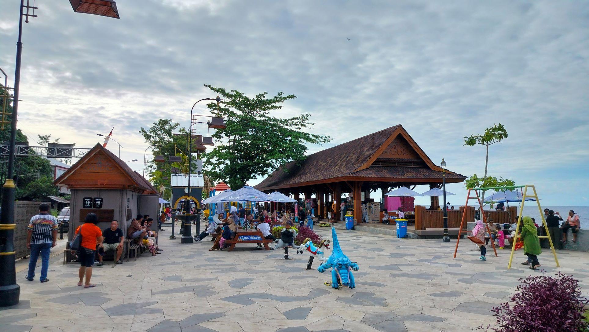 BERITA FOTO: Malalayang Beach Walk Manado Sulawesi Utara Ramai di Hari ...