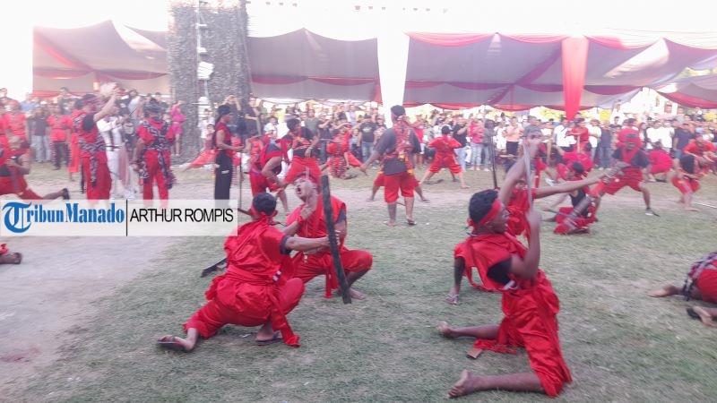 Intip Tarian Upasa dalam Festival Seni Budaya Bantik dan Peringatan ...