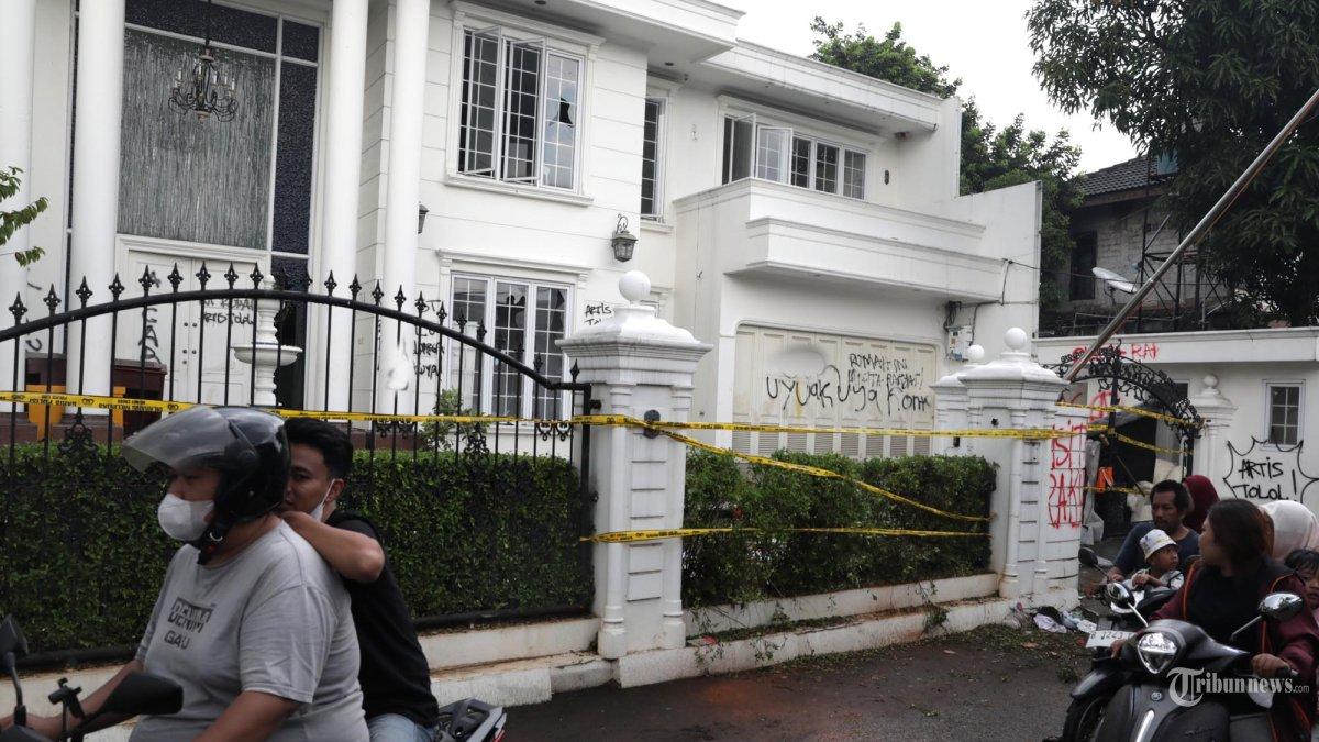 3 Orang Baru Ditangkap, Tersangka Penjarahan Rumah Uya Kuya Kini 15 ...