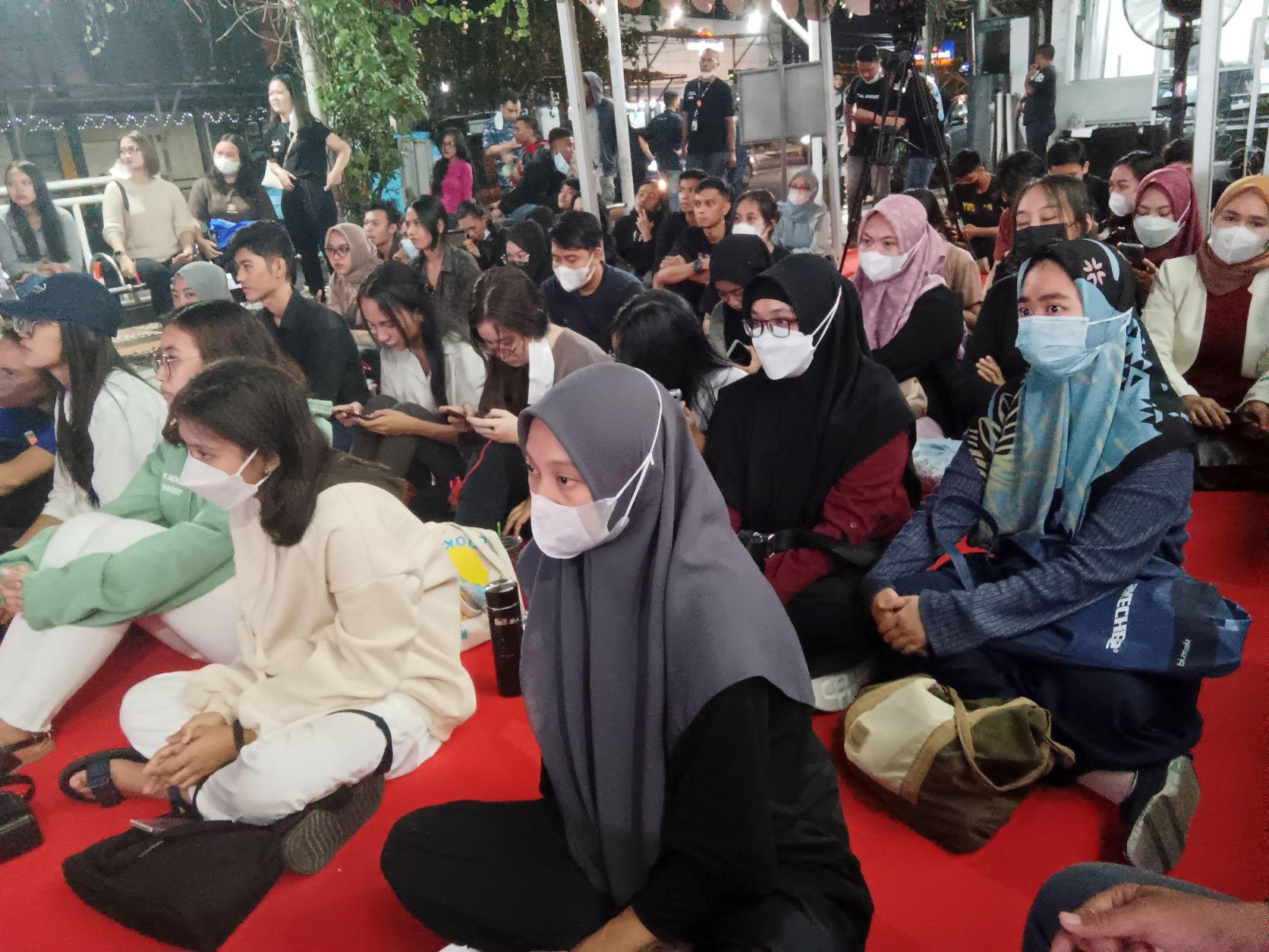 Film Laut Bercerita Bikin Milenial Manado Sulawesi Utara Meleleh ...