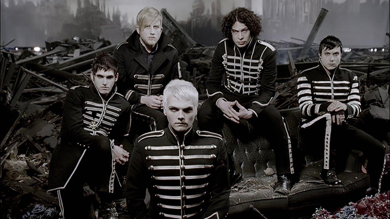 Lirik Lagu Welcome to the Black Parade - My Chemical Romance, Lengkap dengan Terjemahannya ...