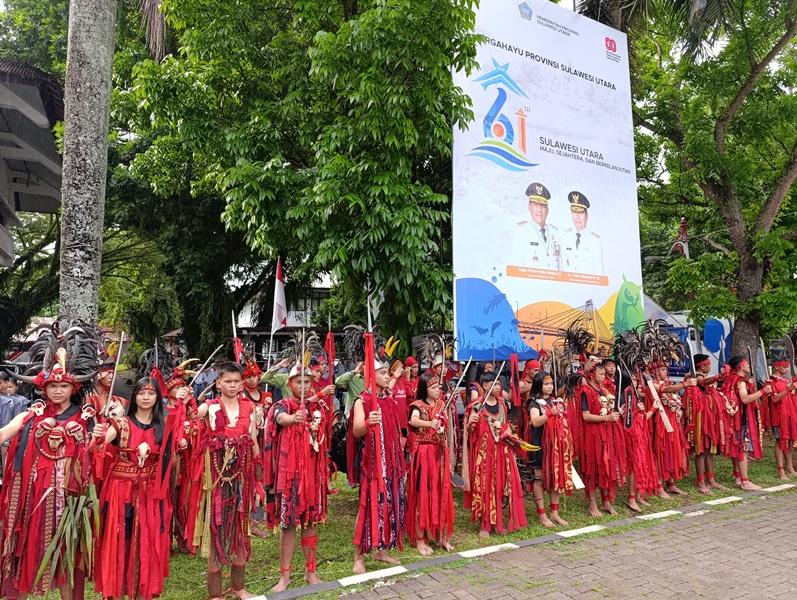 Atraksi Budaya oleh Pelajar Warnai Upacara HUT ke-61 Provinsi Sulawesi ...