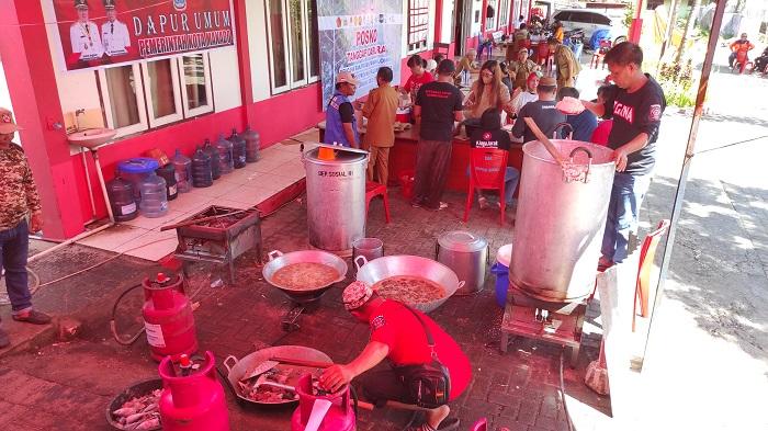 Segini Produksi Makanan Untuk Korban Banjir di Manado Dapur Umum Sentra ...